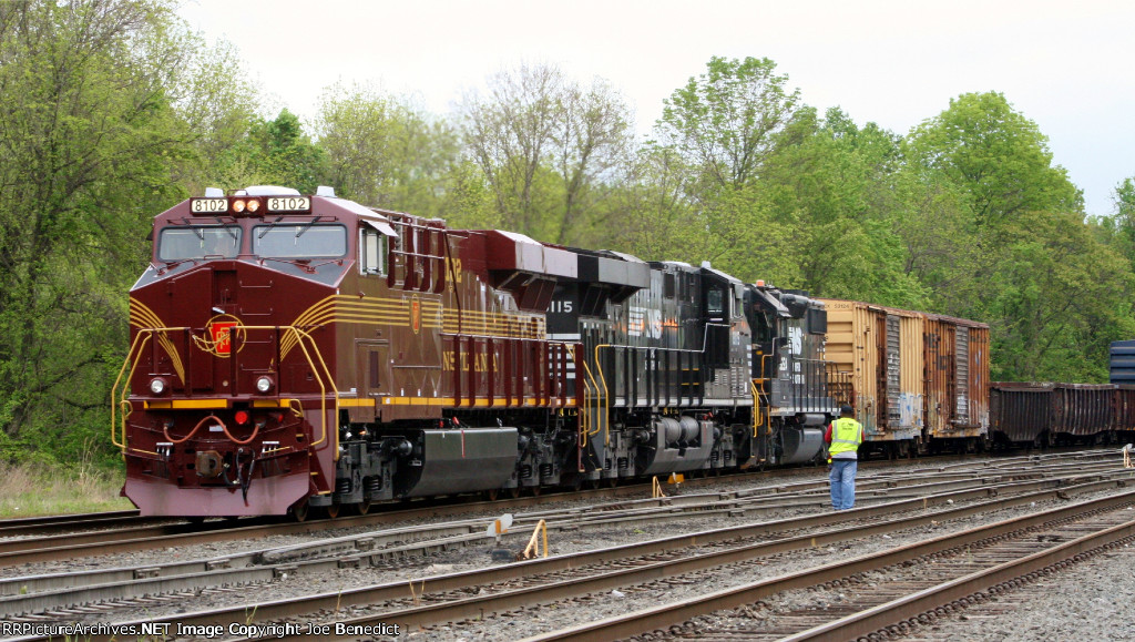 PRR heritage 8102 on 39G